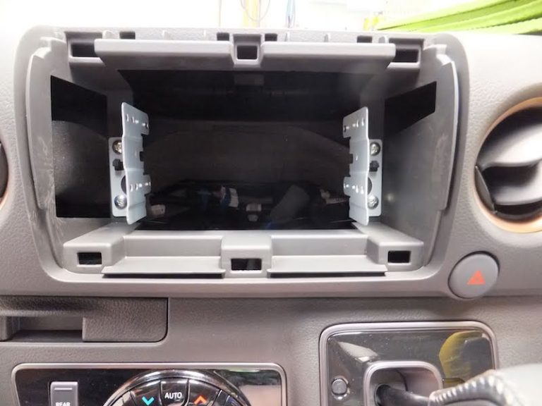 NV350 キャラバン｜ナビ取り付け ヒューズ・ACC ドラレコ電源 | ナビドラレコ取付け説明書